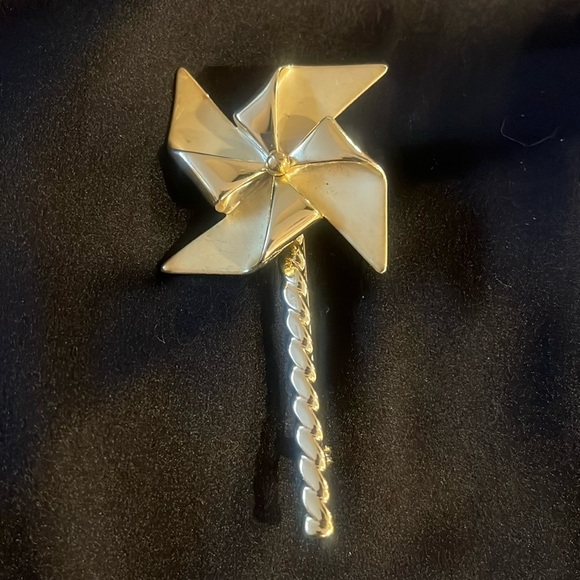 Ajc | Jewelry | Vintage Large Ajc Gold Tone Brooch Pin 3 2 Spins Retro ...